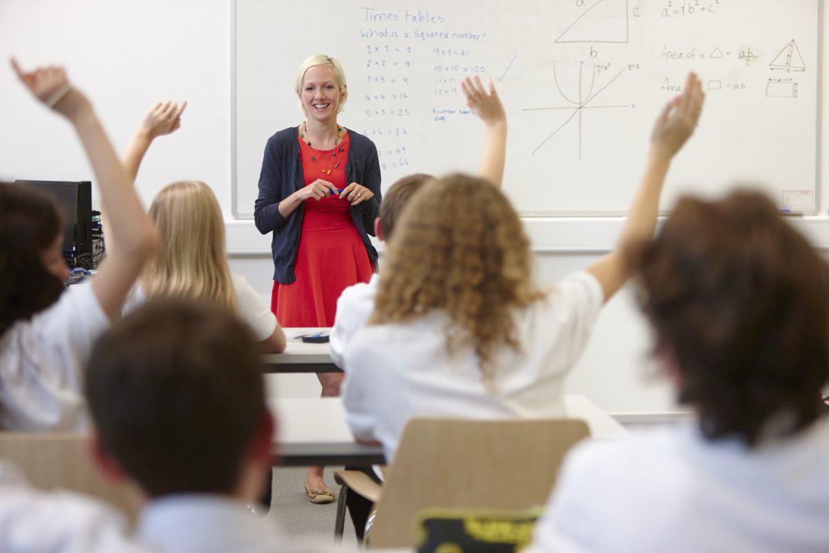 Aantal leraren stijgt, maar klassen worden groter: wat is er aan de ...
